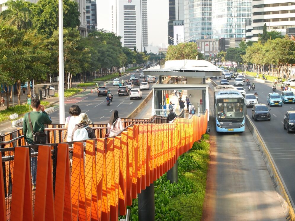 The Bus Rapid Transit Standard - Institute for Transportation and ...